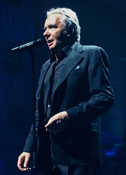 MICHEL SARDOU | RADIO SATELLITE